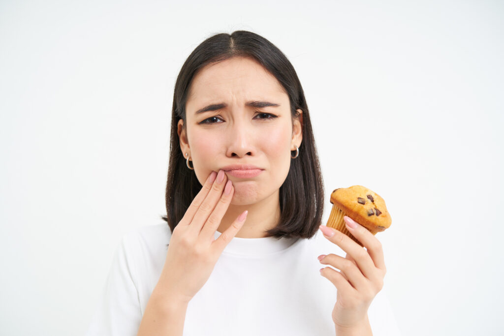 Tooth Chipped While Eating Food? Immediate Steps & Dental Treatment